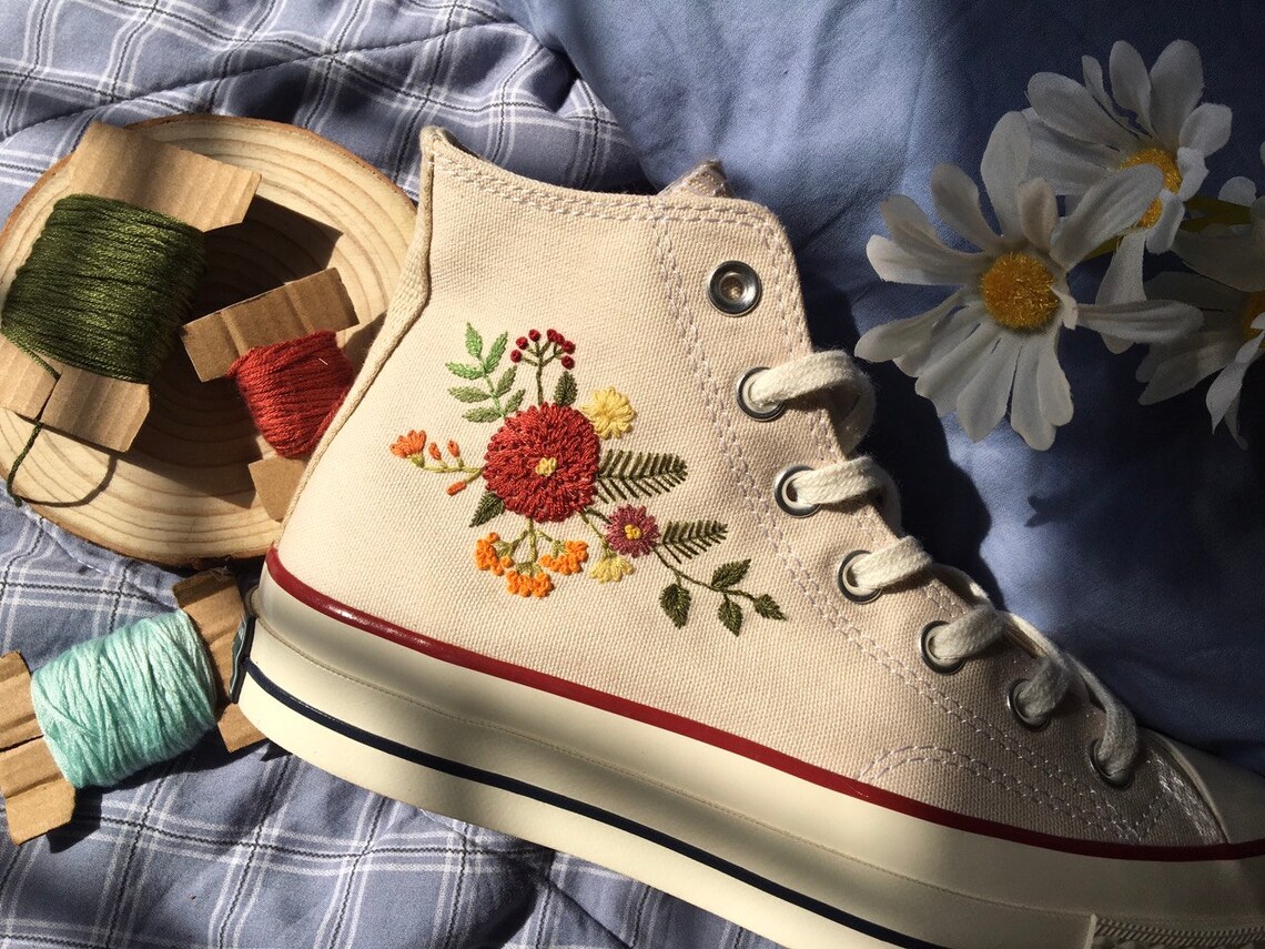 Embroidered Converse/ Converse Custom Flower Embroidery / - Etsy