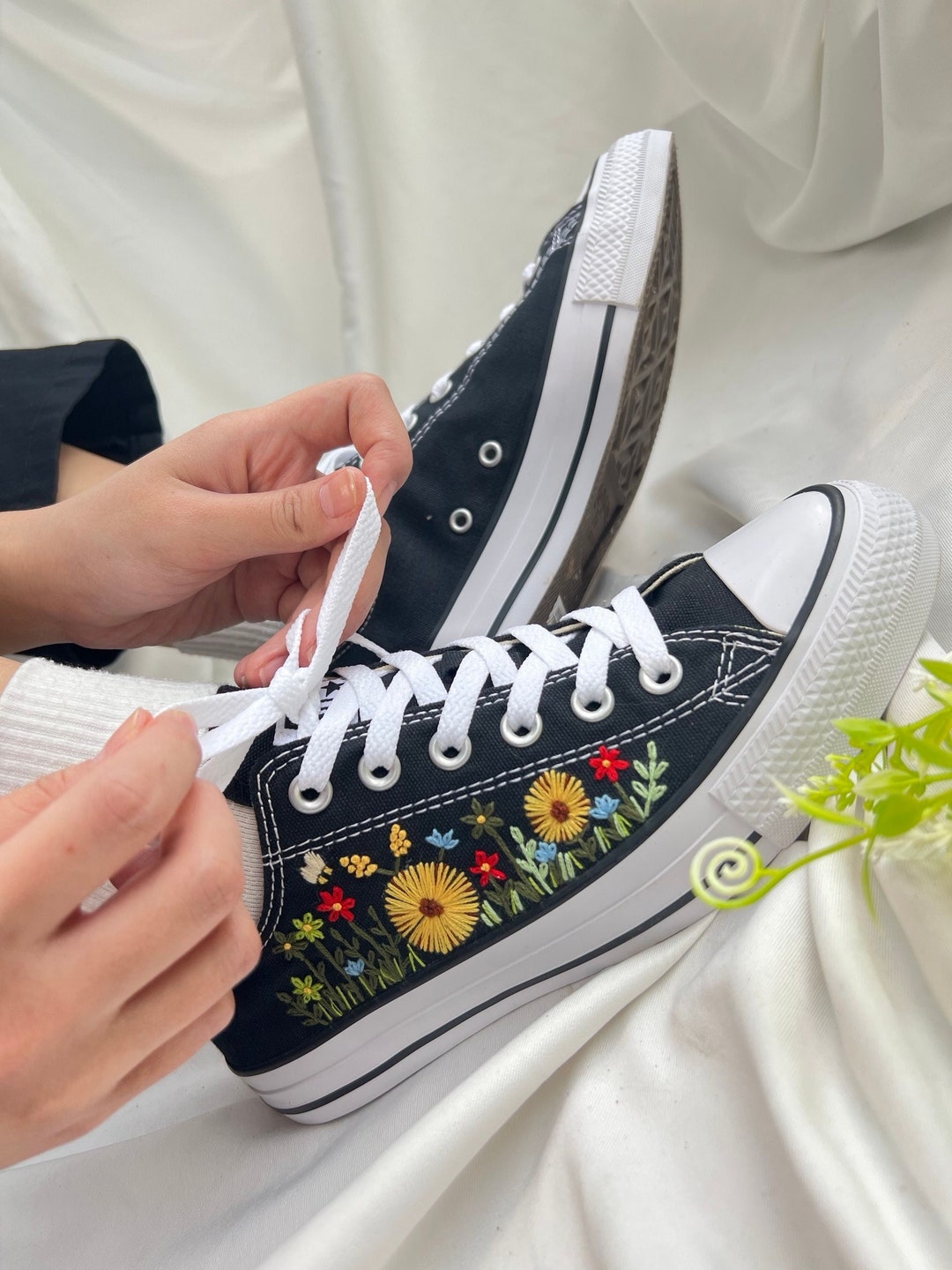 Embroidered Converse/ Flower Converse/ Converse Low Tops Flower ...