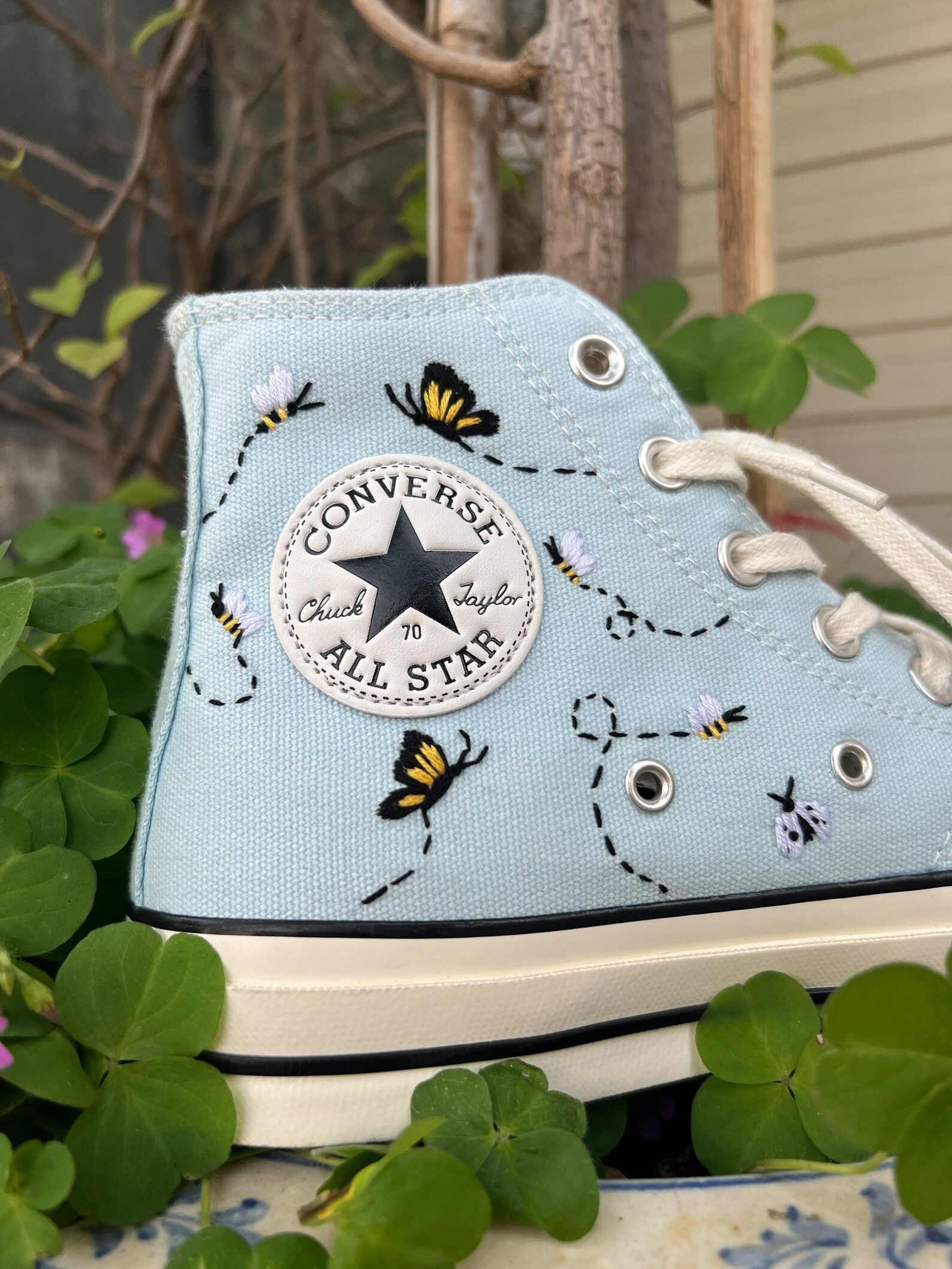 Embroidered Converse/converse High Tops Garden of Chrysanthemums ...