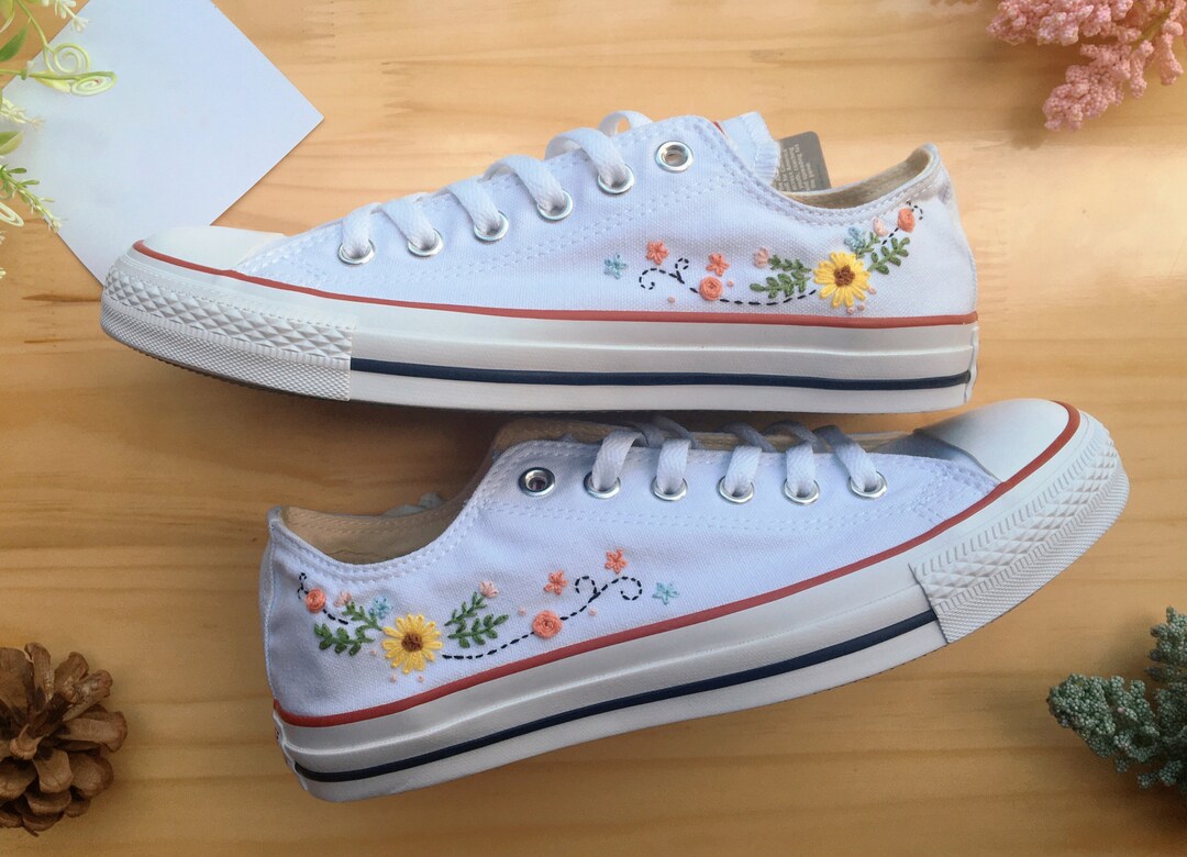Embroidered Converse/flower Converse/custom Converse/ Embroidery LOW ...