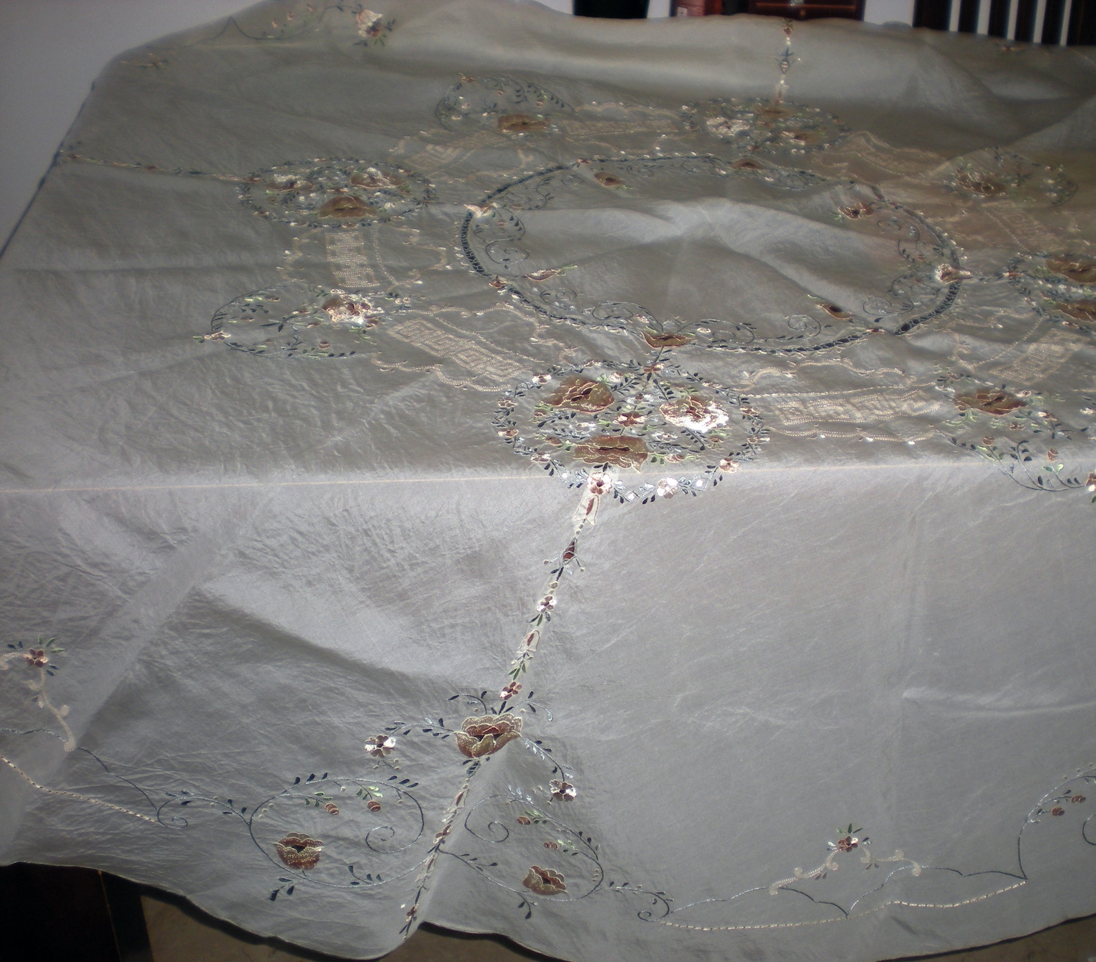 Vintage Floral Hand Embroidered Round Organza Tablecloth 178 Cm/ 70 ...