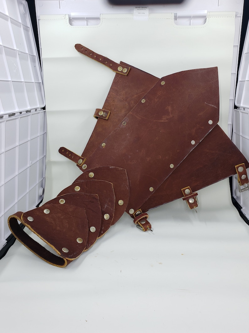 Set of Scaled Leather Gauntlets - Etsy
