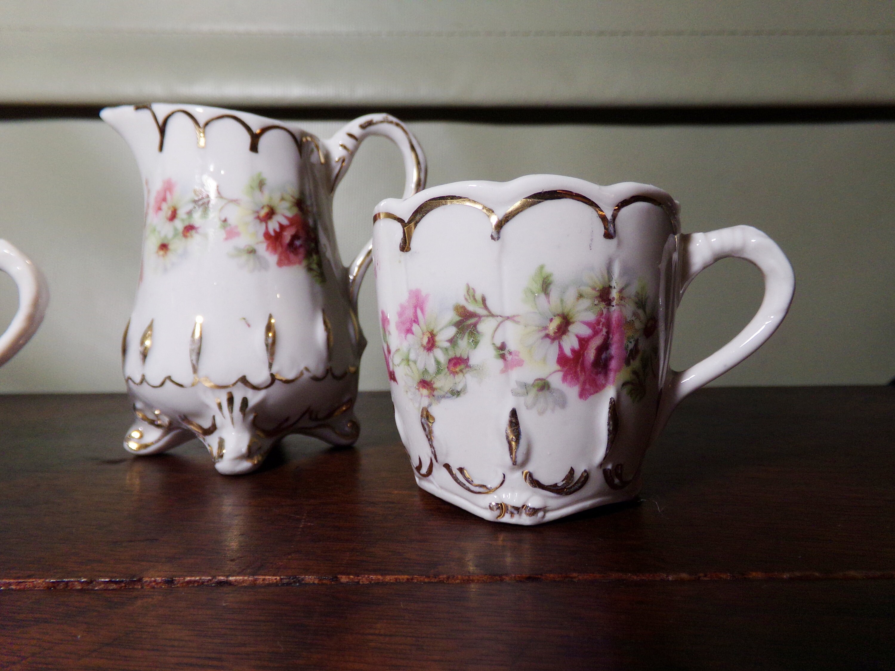 Antique Miniature Tea Cups & Creamer Pitcher, Hand Painted, Daisy ...