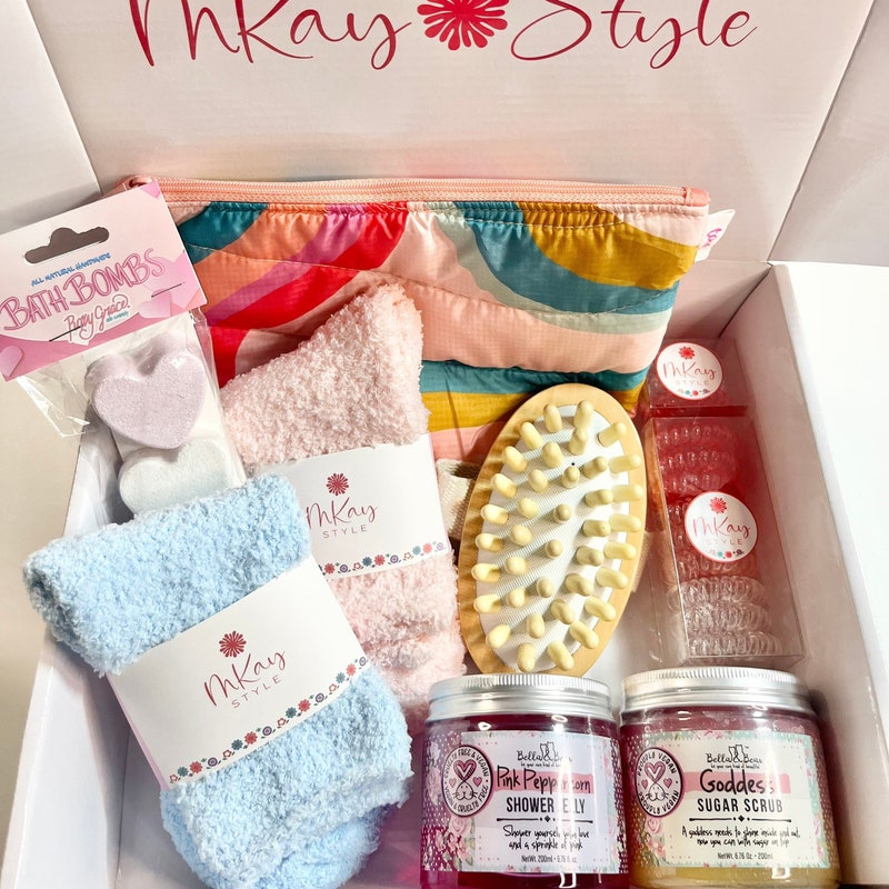 College Student Gift - 60+ Gift Ideas for 2025