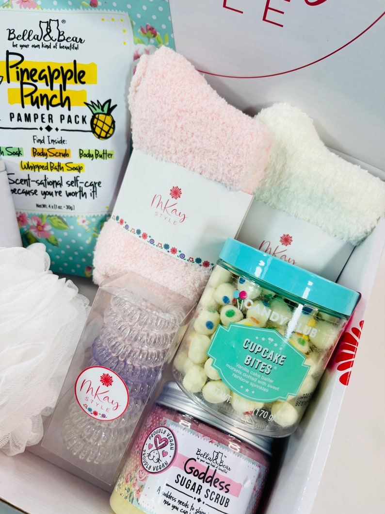 College Girl Gift Box, College Student Gift, Self Care Gift Box, Gifts ...