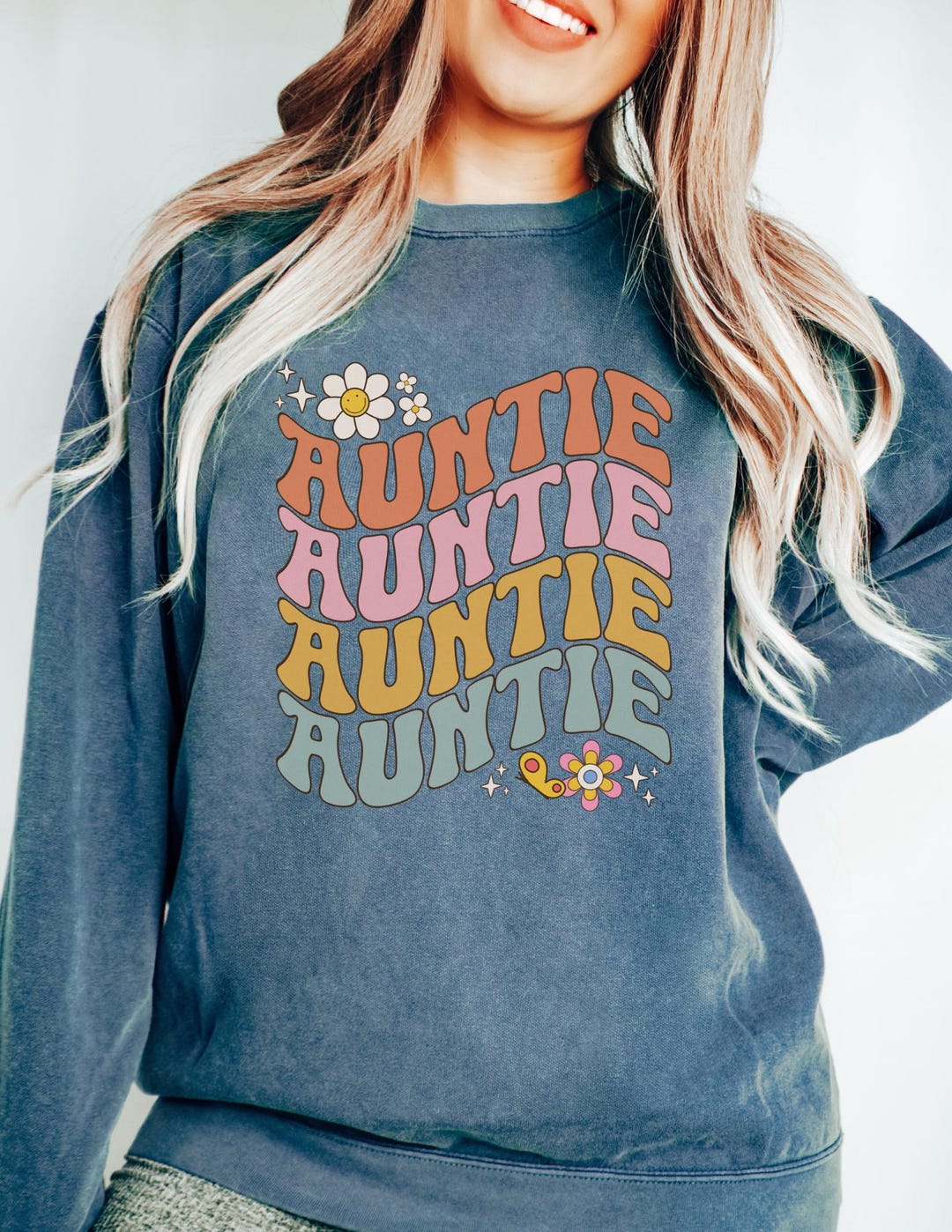 Comfort Colors Auntie Shirt Retro Auntie Crewneck Women Cool Auntie ...