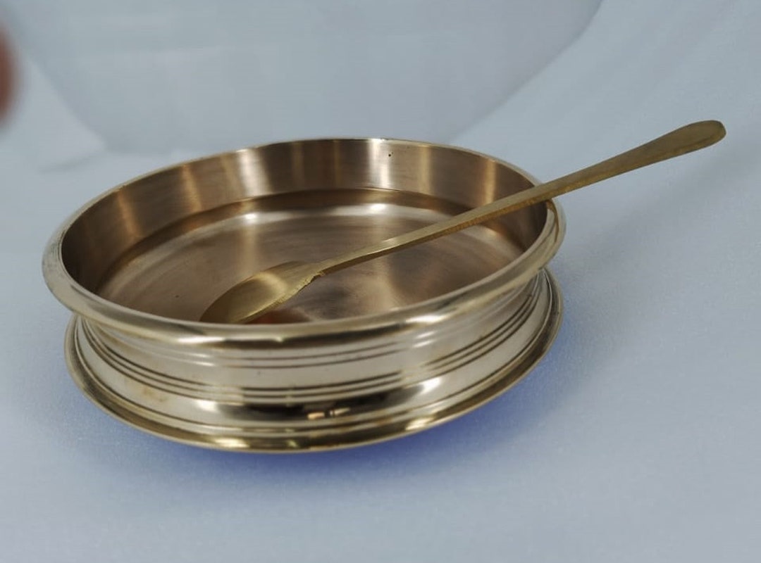 Bronze Traditional Cooking Uruli Polished With Spatula. Urli Bronze ...
