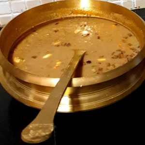 Bronze Traditional Cooking Uruli Polished With Spatula / Chattukam/urli ...