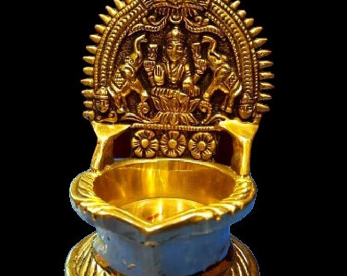 Traditional Gaja Laxmi Vilakku Brass Oil Lamp of Kerala, Gajalakshmi ...
