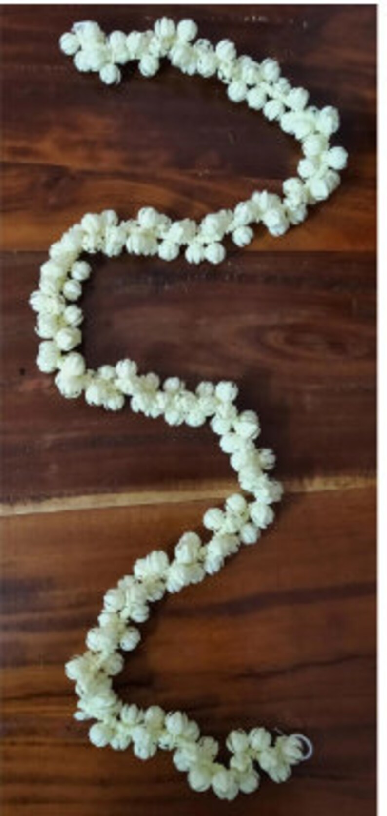 Artificial Jasmine Flower Garland, Mullapoov Maala for Idols, Photo ...