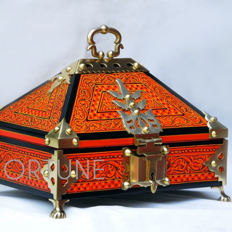 Traditional Jewelry Box - Etsy