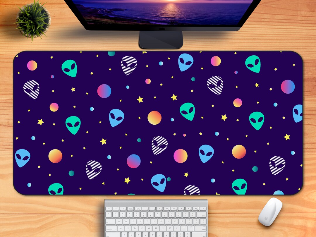 Kawaii Alien Desk Mat, Cute 80s 90s Gaming Mouse Pad, XXL Extra-large ...