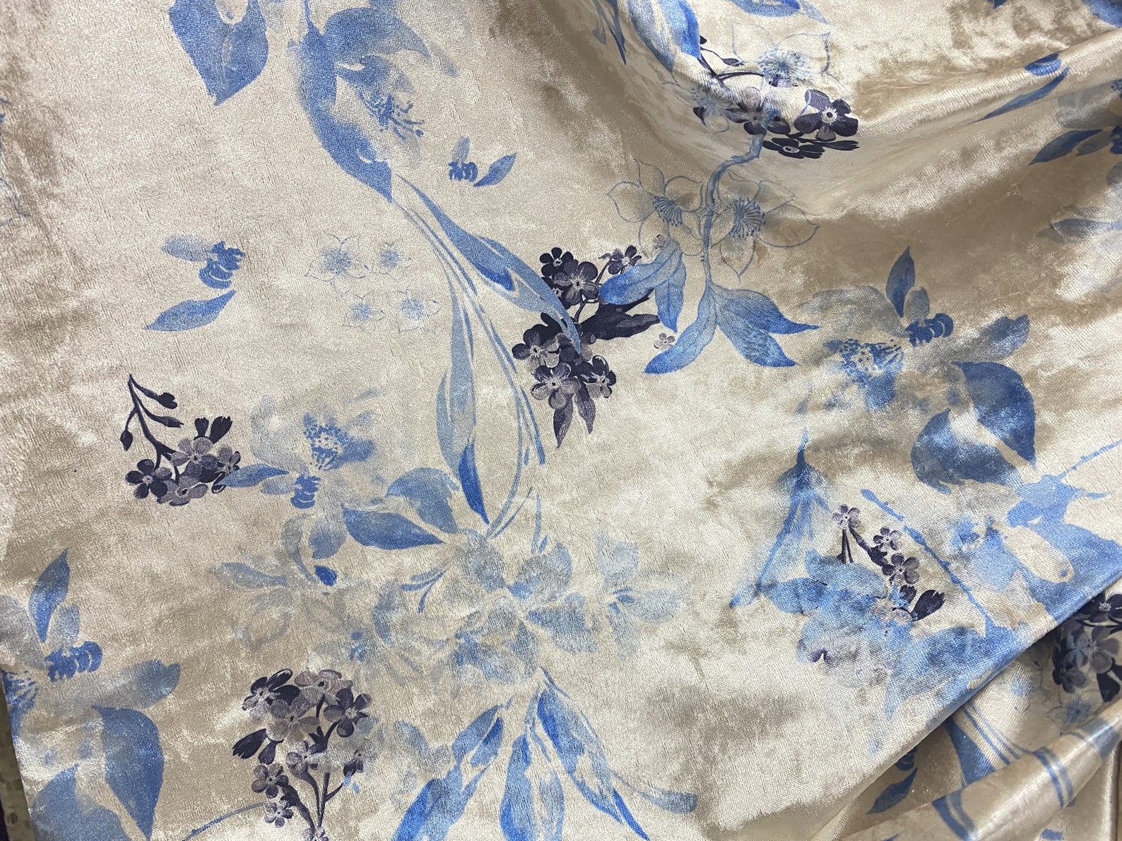 Floral Velvet Fabric Printed Velvet Fabric Velvet fabric by | Etsy Floral Velvet Fabric Printed Velvet Fabric Velvet fabric by | Etsy