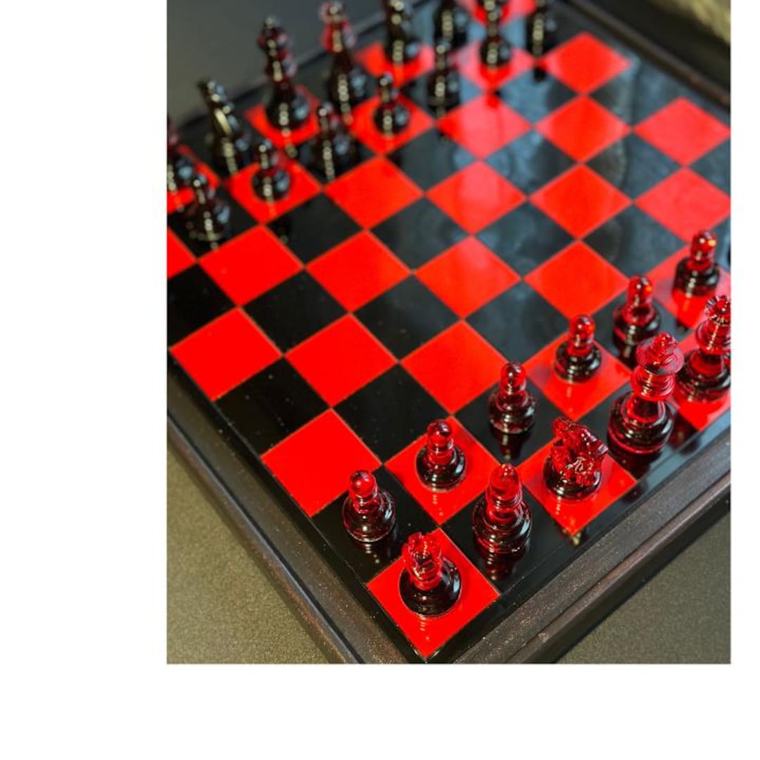 Black and Red Chess Pieces Elegant Epoxy Resin Chess Set for Home Décor ...