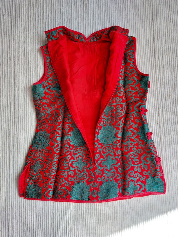 Chinese vest red green silk Oriental style Vintage F… - Gem