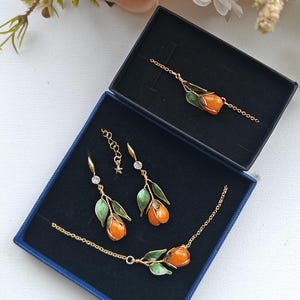 Handmade Tulip Jewelry Set: Art Necklace, Earrings & Bracelet - Etsy