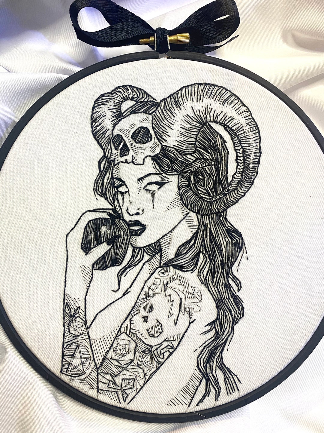 Lilith - Etsy Sweden