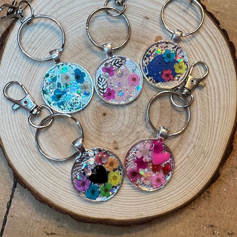 Resin Flower Keychain - Etsy