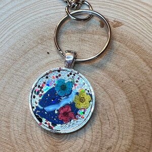 Dried Flower Resin Bezel Keychain - Etsy