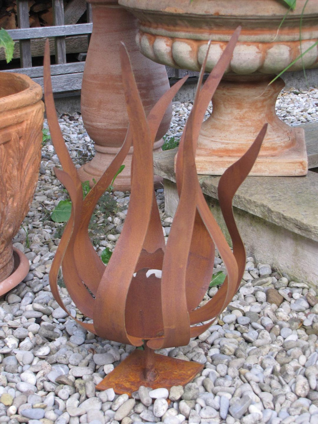 Patina Fire Flower Fiamma, Small on Plate Rust Flower Metal Flower ...