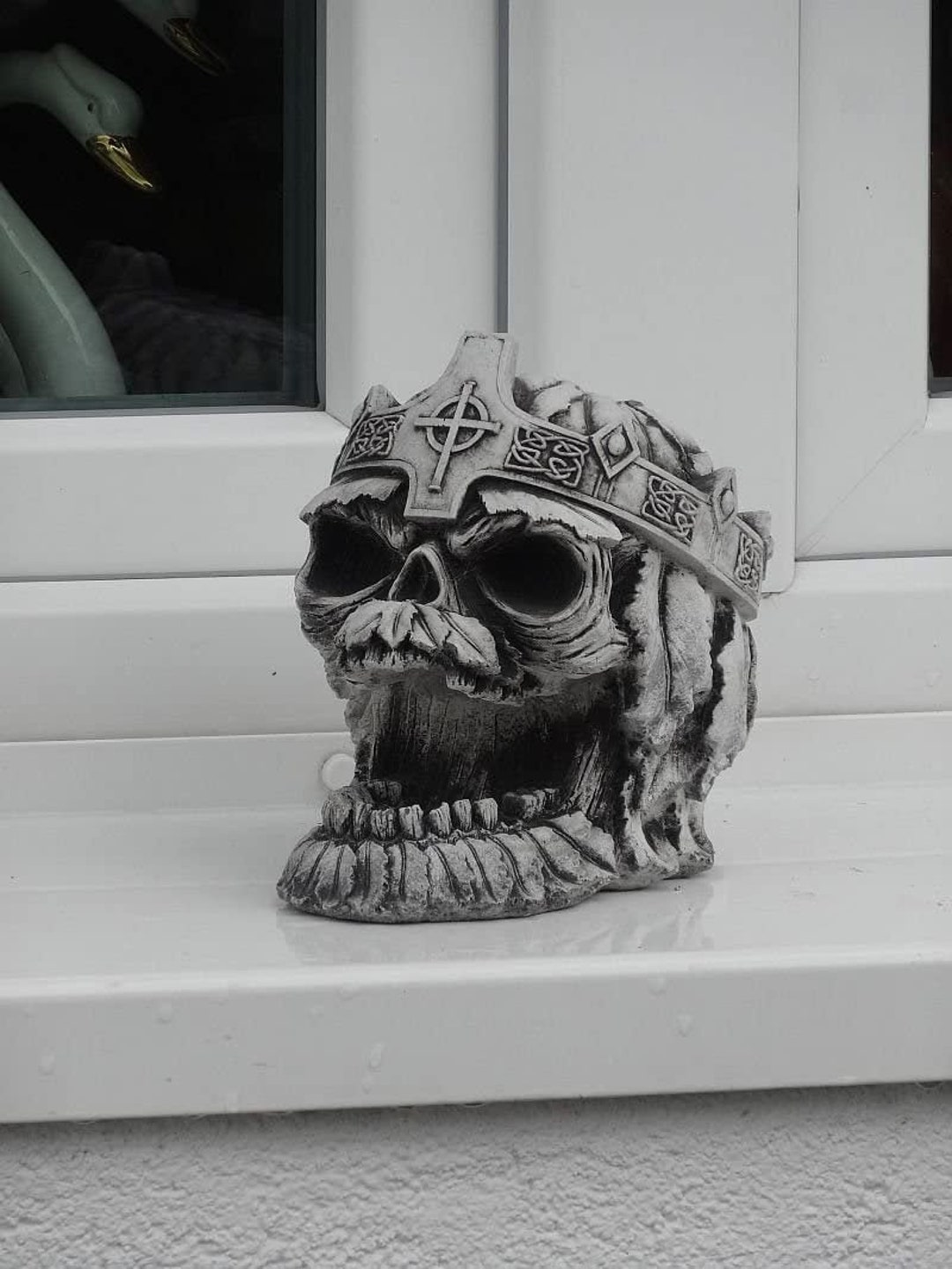 Skull in Crown Concrete Skull Statue Skull Ornament - Etsy