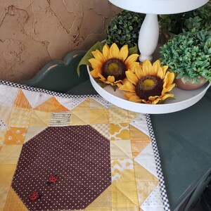 Precut Sunflower Table Topper Quilt Kit, 16 X 16 Includes Materials for ...
