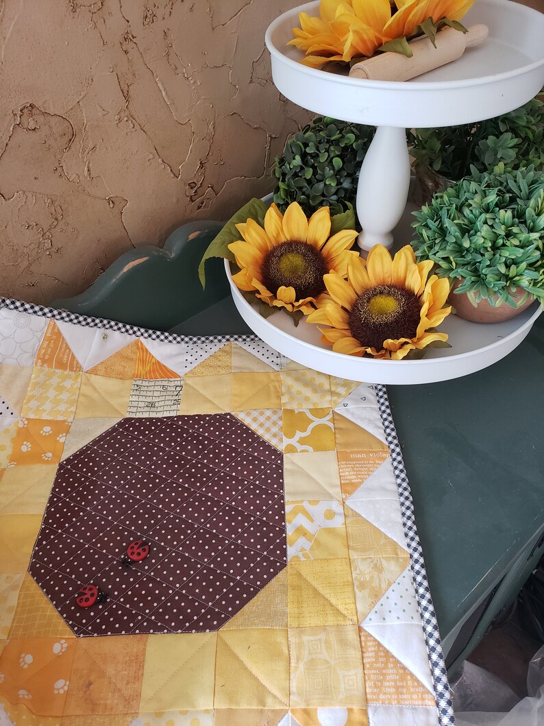 Precut Sunflower Table Topper Quilt Kit 16 X 16 - Etsy