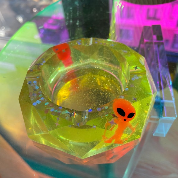 Alien Ashtray - Etsy
