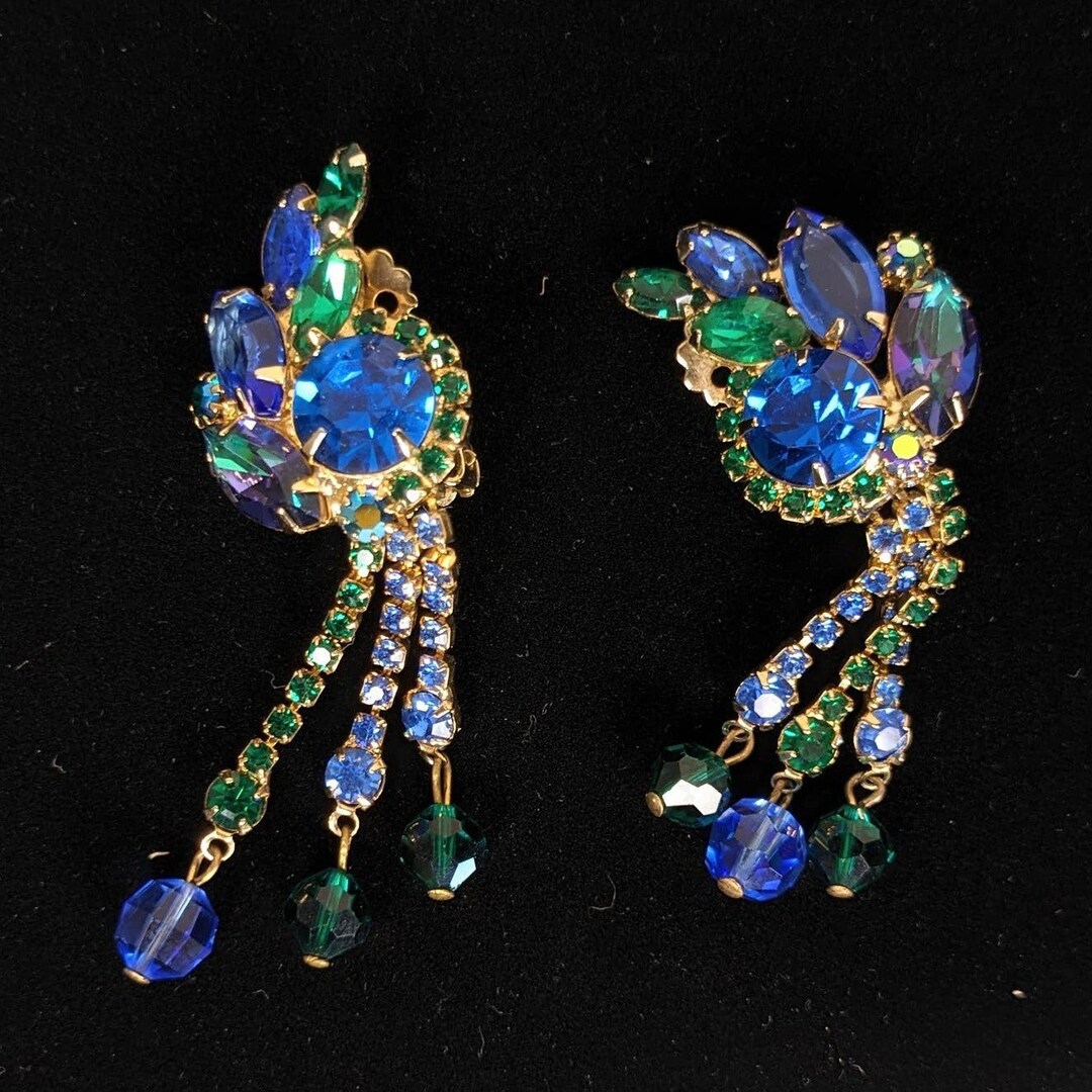 Vintage Juliana D&E 1950s/60s Rhinestone Blue and Green Dangle Clip on ...