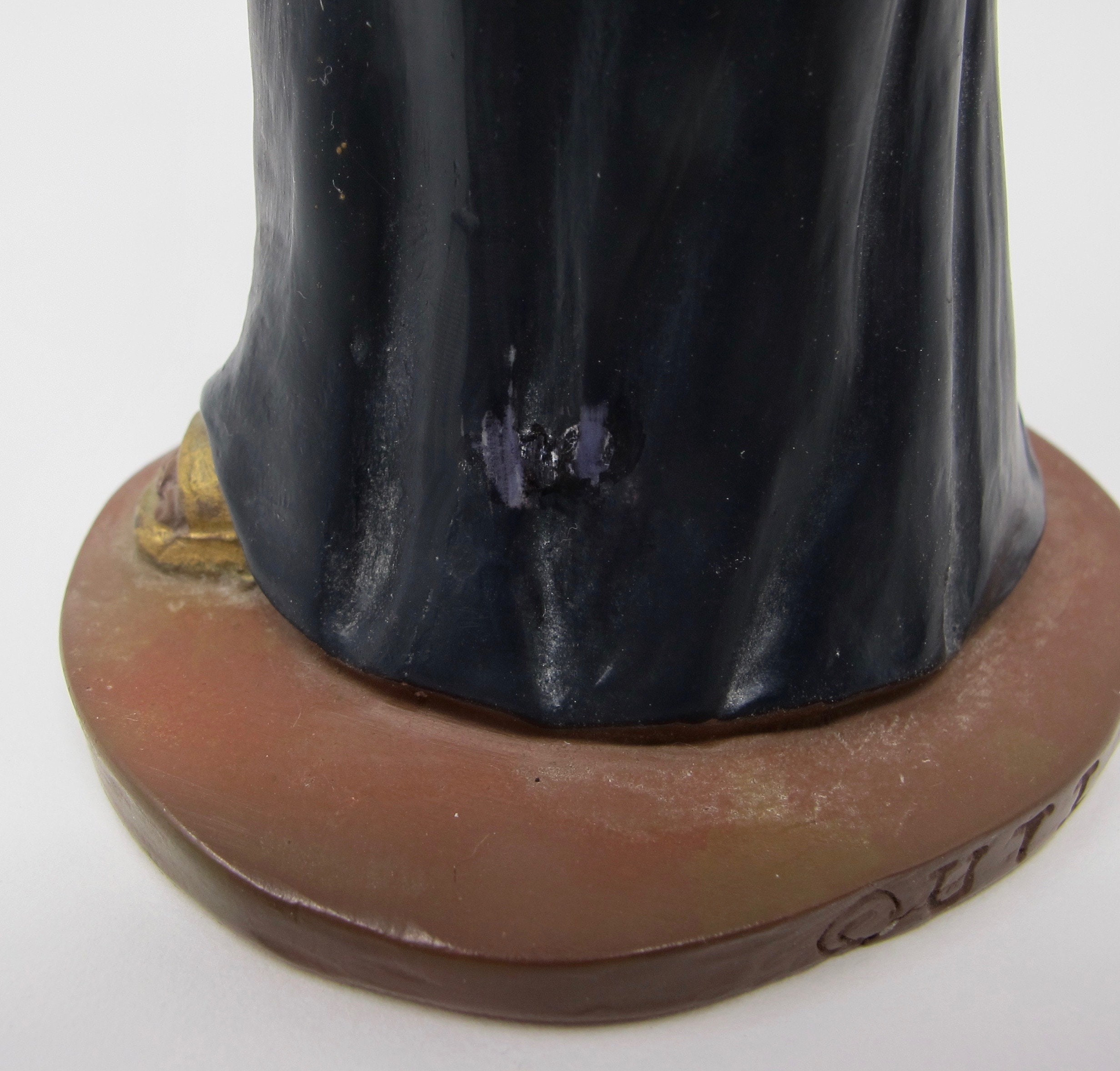 UTI Black Man in Traditional Robe & Kufi Hat Figurine - Etsy