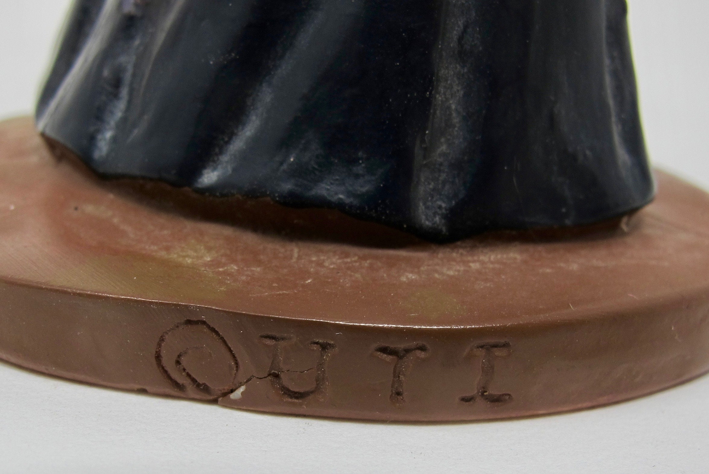 UTI Black Man in Traditional Robe & Kufi Hat Figurine - Etsy