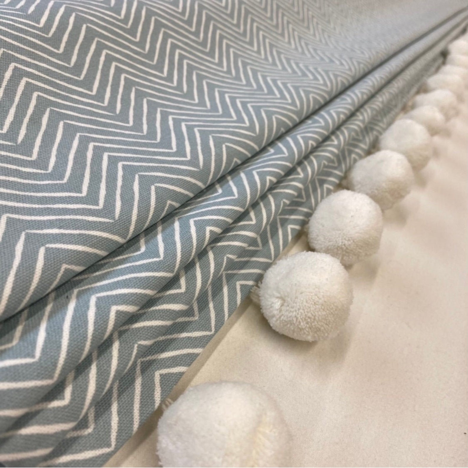 Fluffy Puff Ball Pom Pom Fringe Trim per Metre - Etsy UK