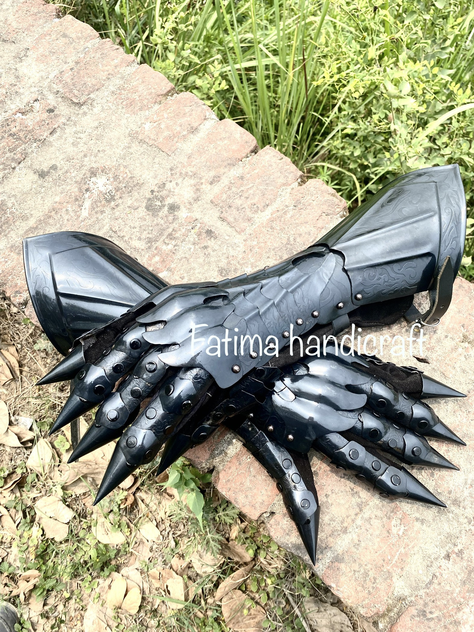 Claw Gauntlets