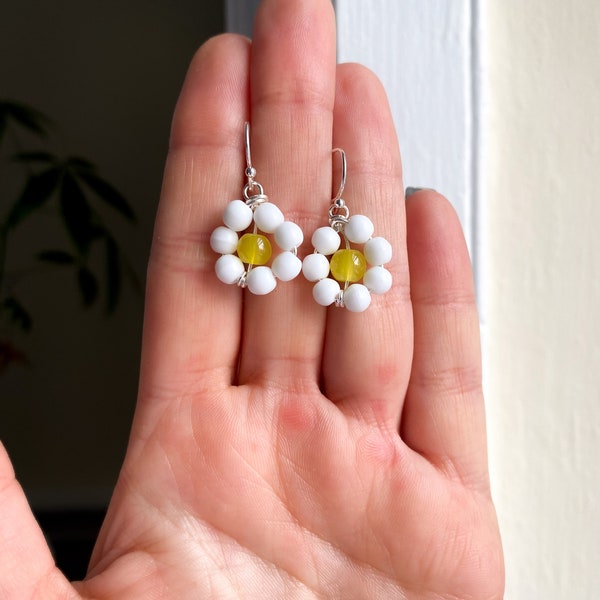 Daisy Beaded Earrings - Etsy