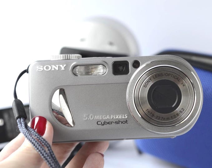 Vintage Digital Compact Camera Sony Cyber-shot DSC-P10 With 5.0 Mega ...