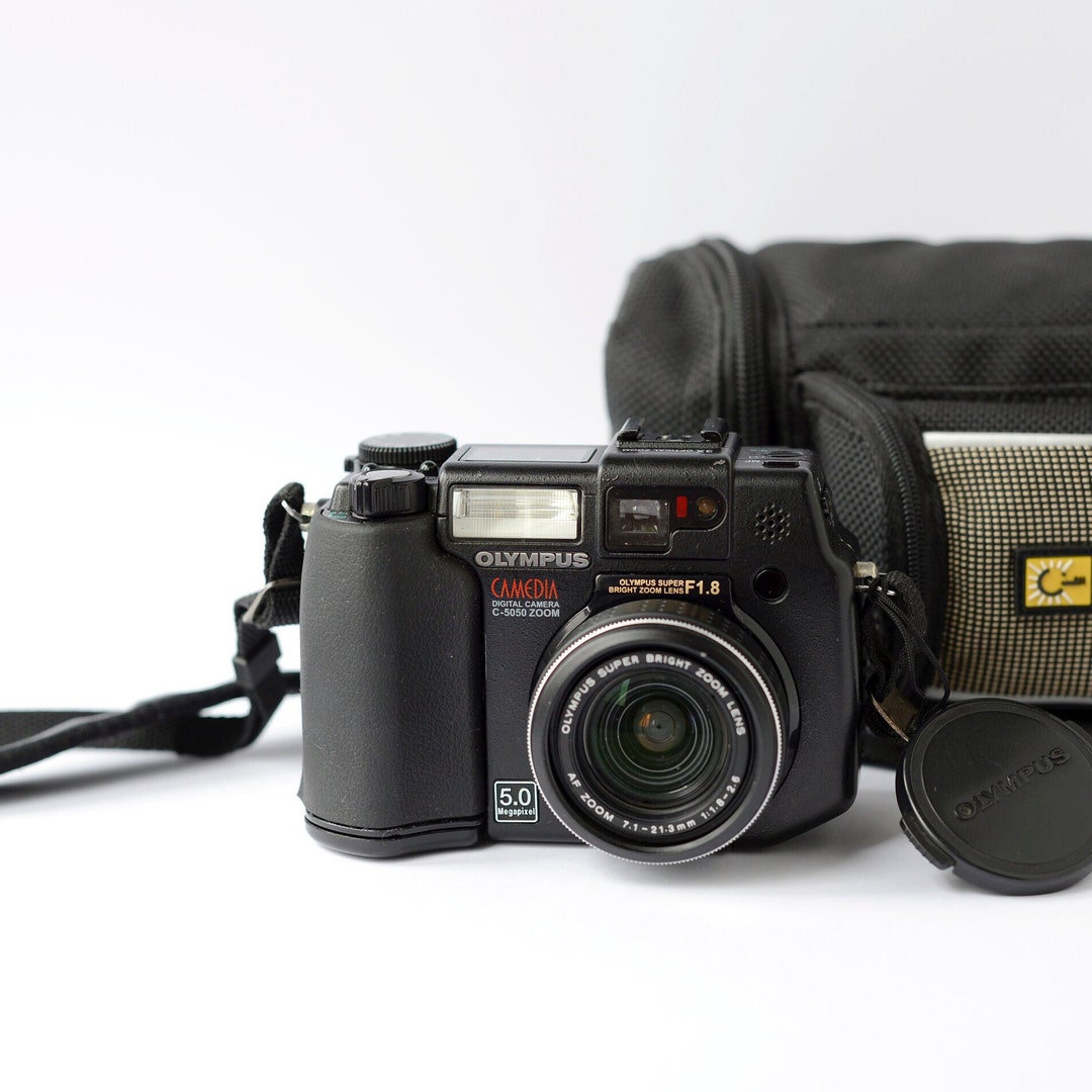 Vintage Digital Compact Camera Olympus Camedia C-5050 Zoom With 5.0 ...