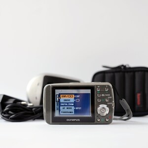 Vintage Digital Compact Camera Olympus MJU 600 With 6.0 Mega Pixels - Etsy