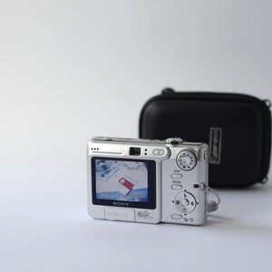 Vintage Digital Compact Camera Sony Cyber-shot DSC-W35 With 7.2 Mega ...
