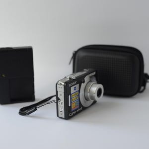 Vintage Digital Compact Camera Sony Cyber-shot DSC-W50 With 6.0 Mega ...