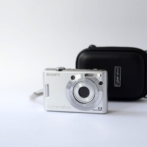 Vintage Digital Compact Camera Sony Cyber-shot DSC-W35 With 7.2 Mega ...