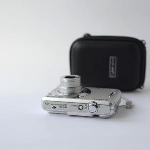 Vintage Digital Compact Camera Sony Cyber-shot DSC-W35 With 7.2 Mega ...