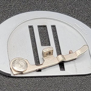 Vintage Original Singer Sewing Machine Chain Stitch Needle Plate 21313 ...
