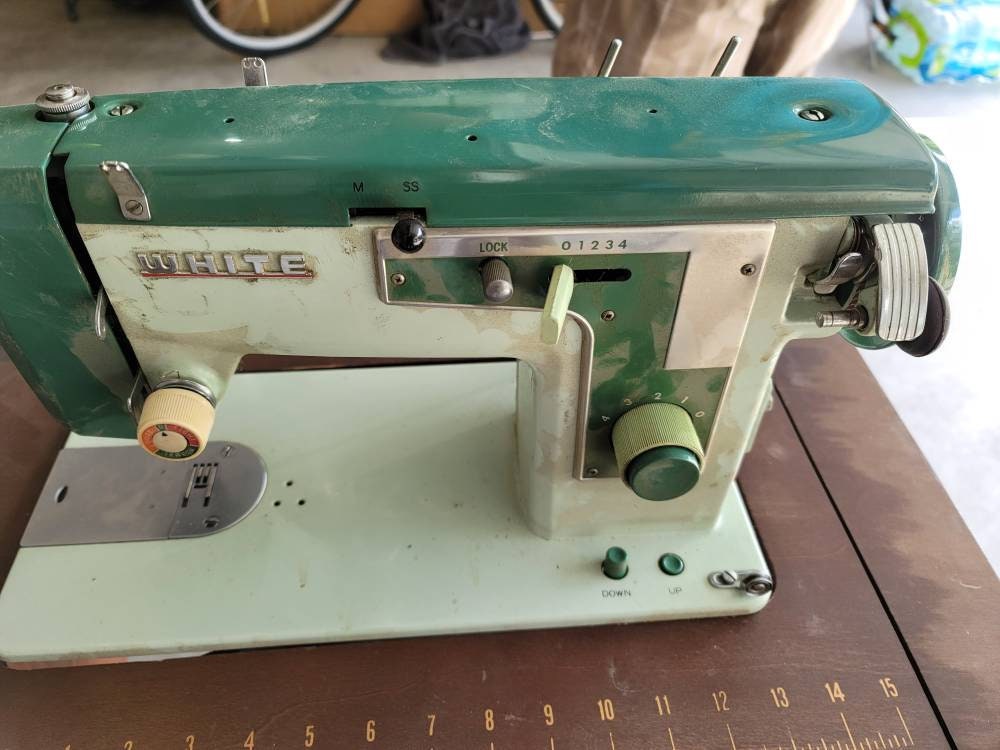 Vintage White Model K-100 Sewing Machine Green Face Throat - Etsy