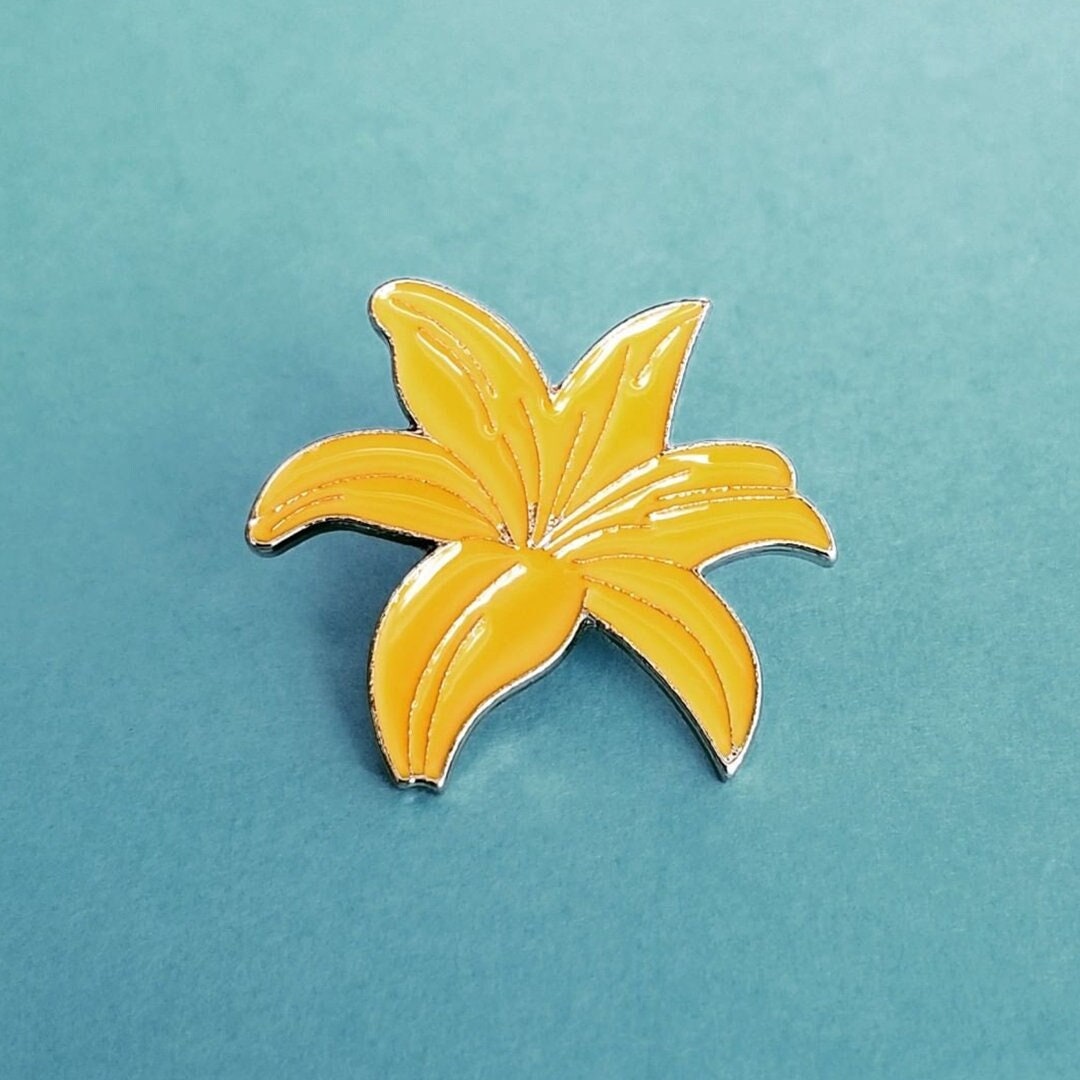 Lily Enamel Pin, Flower Lily Lapel Pin, Floral Design Enamel Pins ...