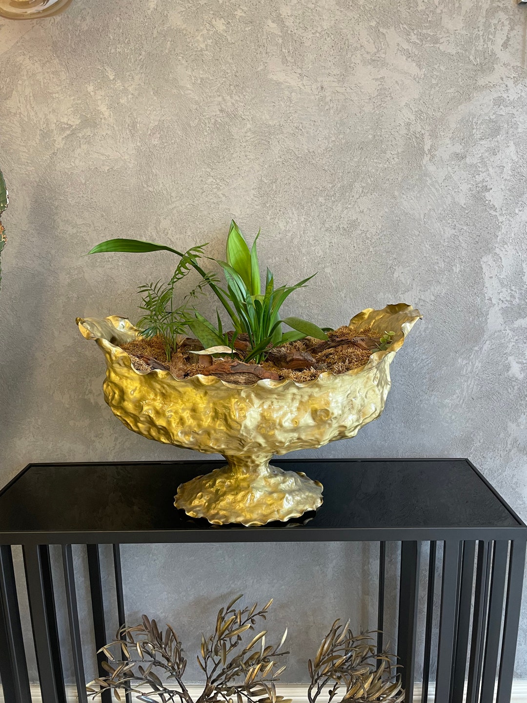 Bronze Colored Flower Pot This Flower Pot is Made of High Quality Brass ...