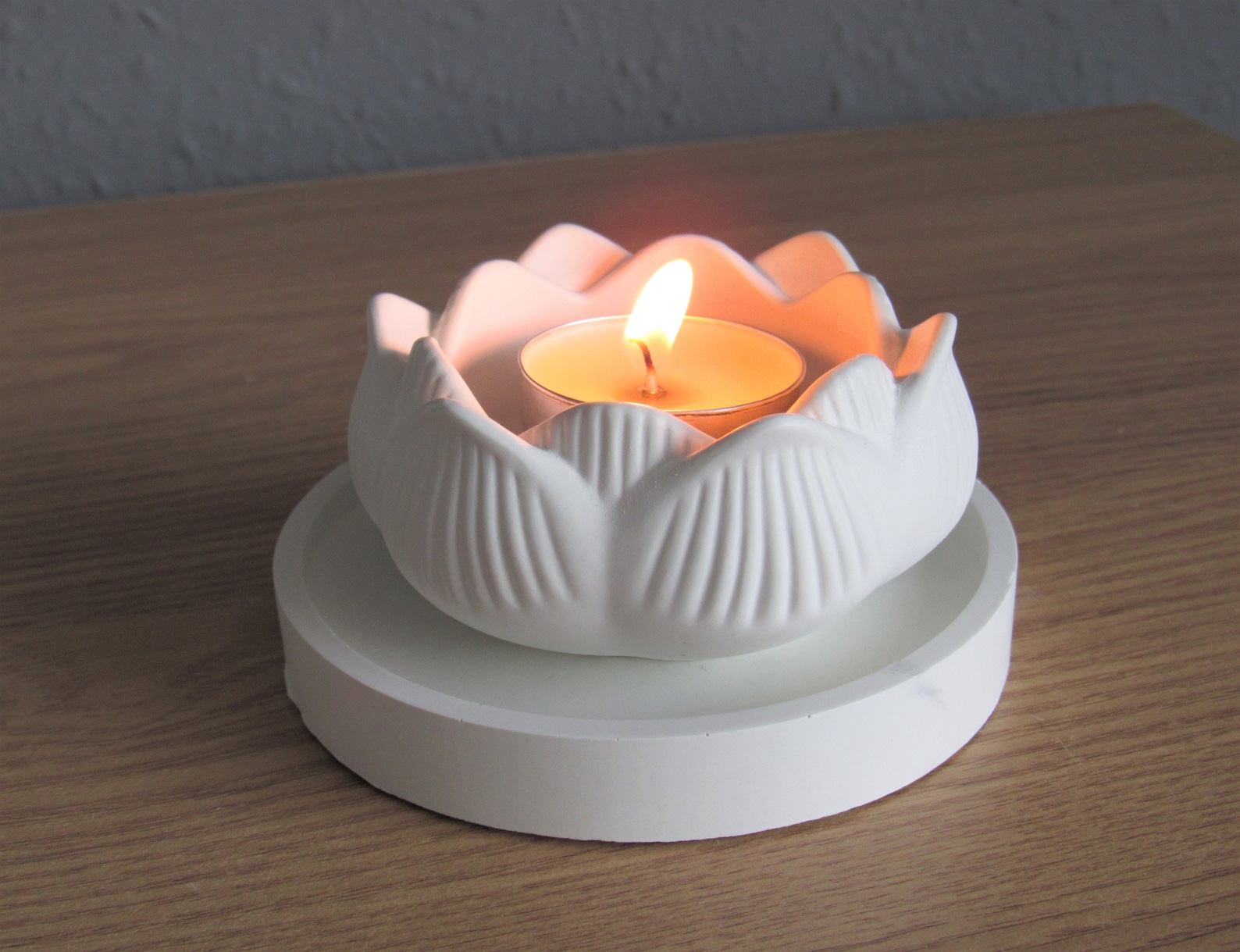 Decorative Concrete Lotus Tealight Candle Holder With Round Tray White ...