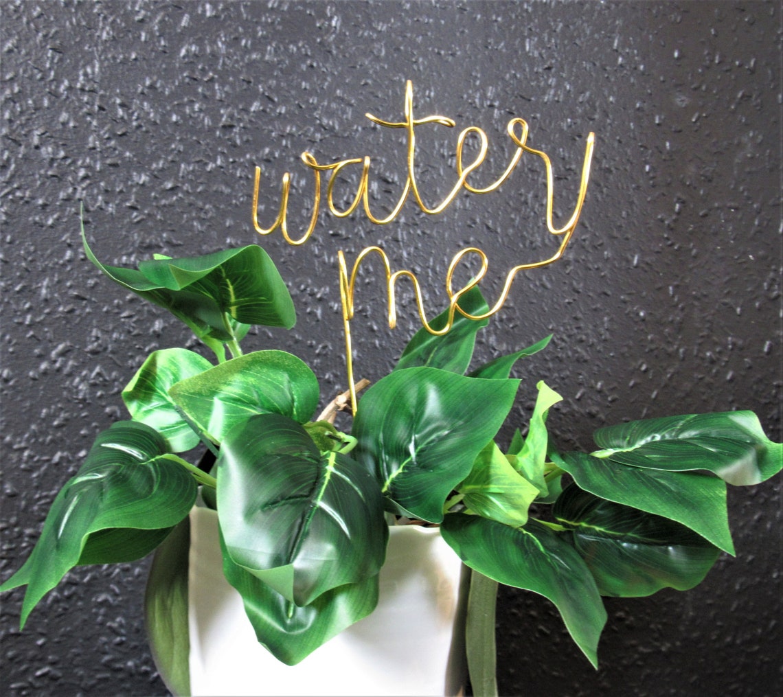 Water me sign plant marker wire water me plant topper garden | Etsy