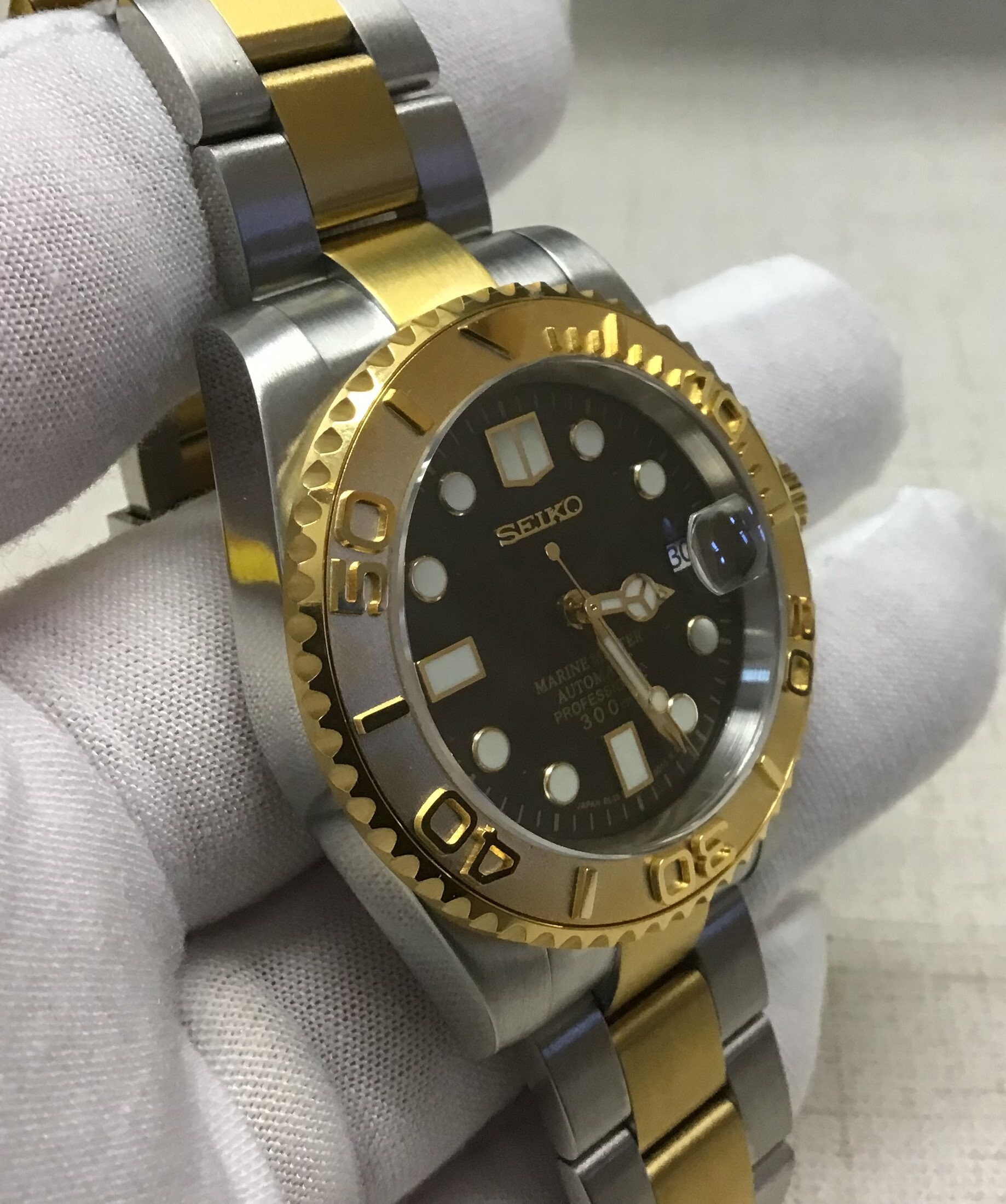 Submariner Style Two-tone Mod. Sapphire Crystal Display Case - Etsy