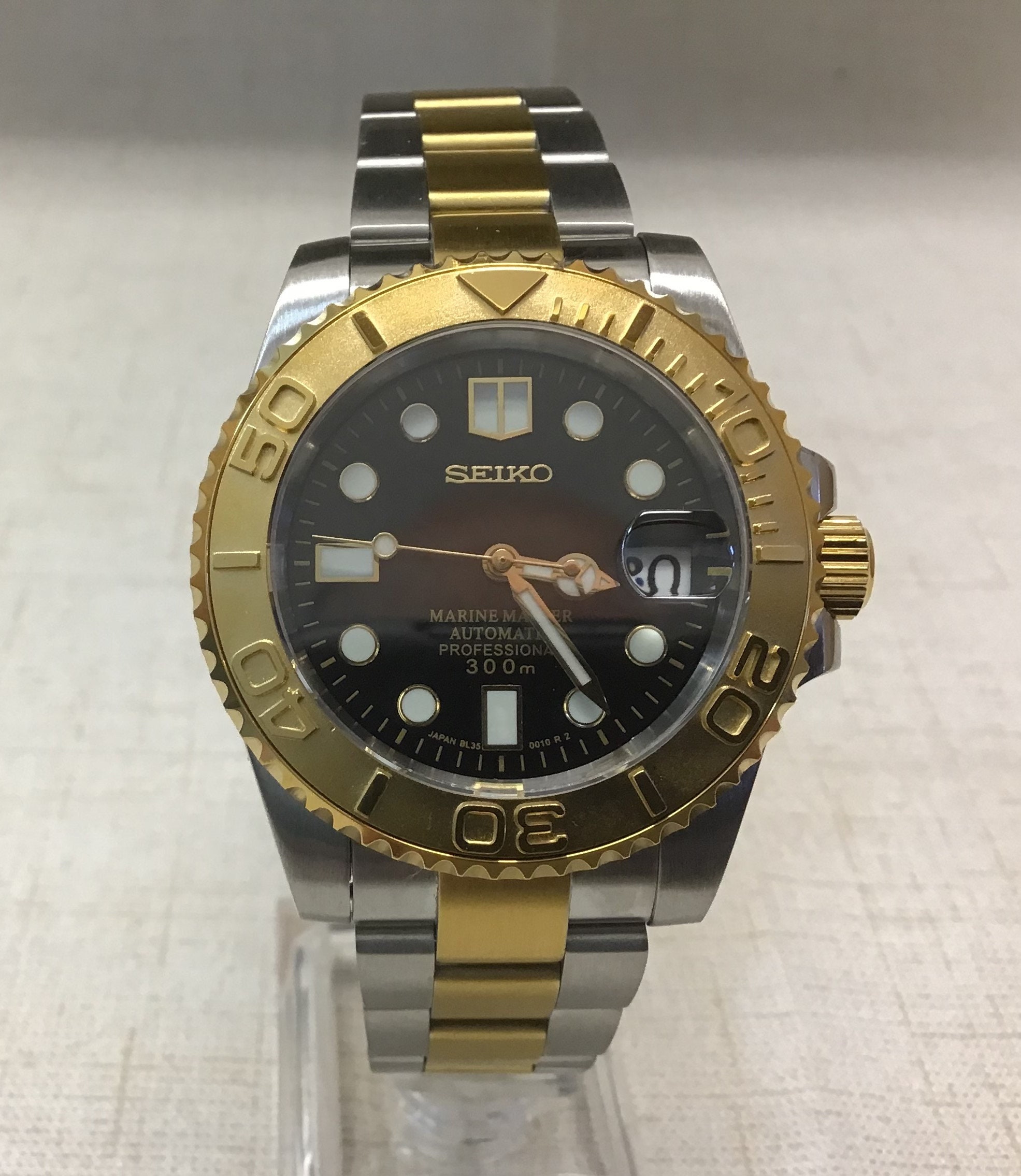 Submariner Style Two-tone Mod. Sapphire Crystal Display Case - Etsy