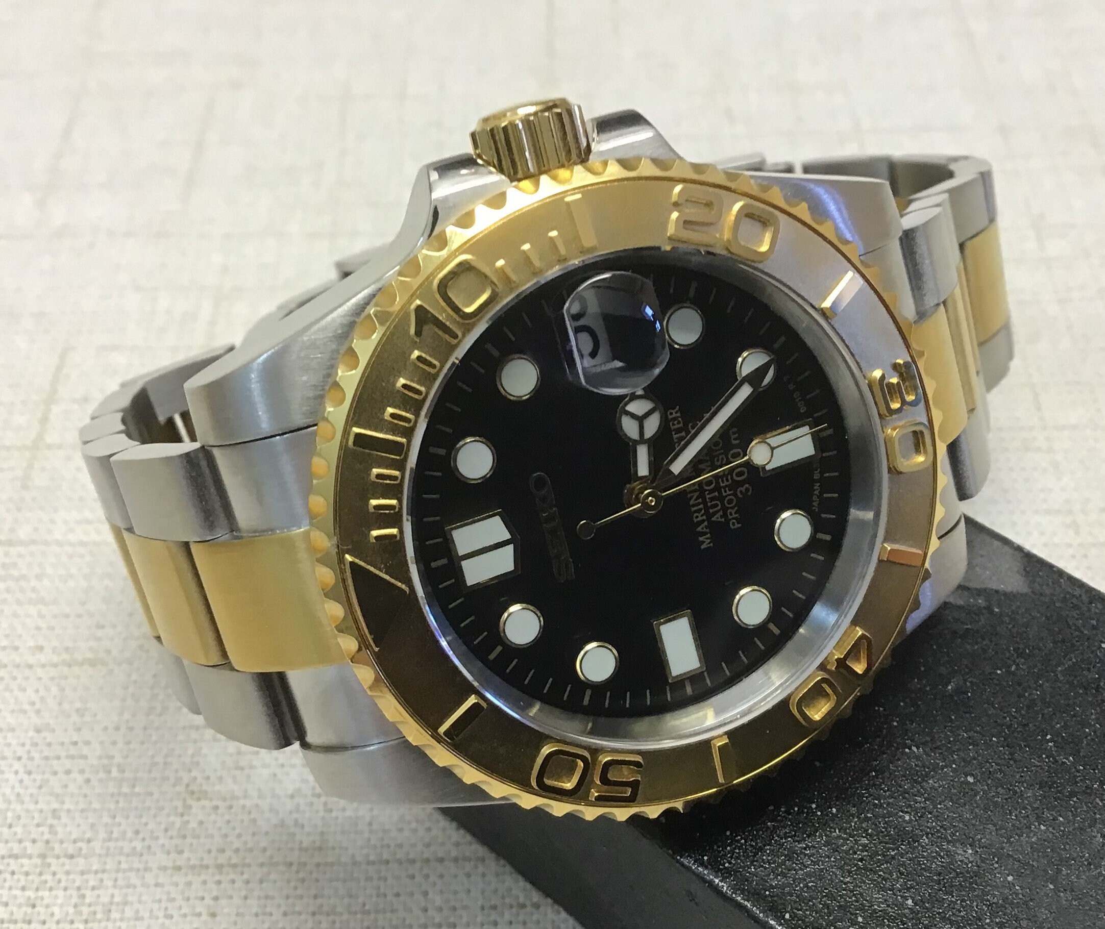 Submariner Style Two-tone Mod. Sapphire Crystal Display Case - Etsy